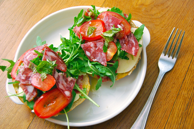 Recipe: Lunchtime Italian Style Open Topped Bagels with Mozzarella and ...