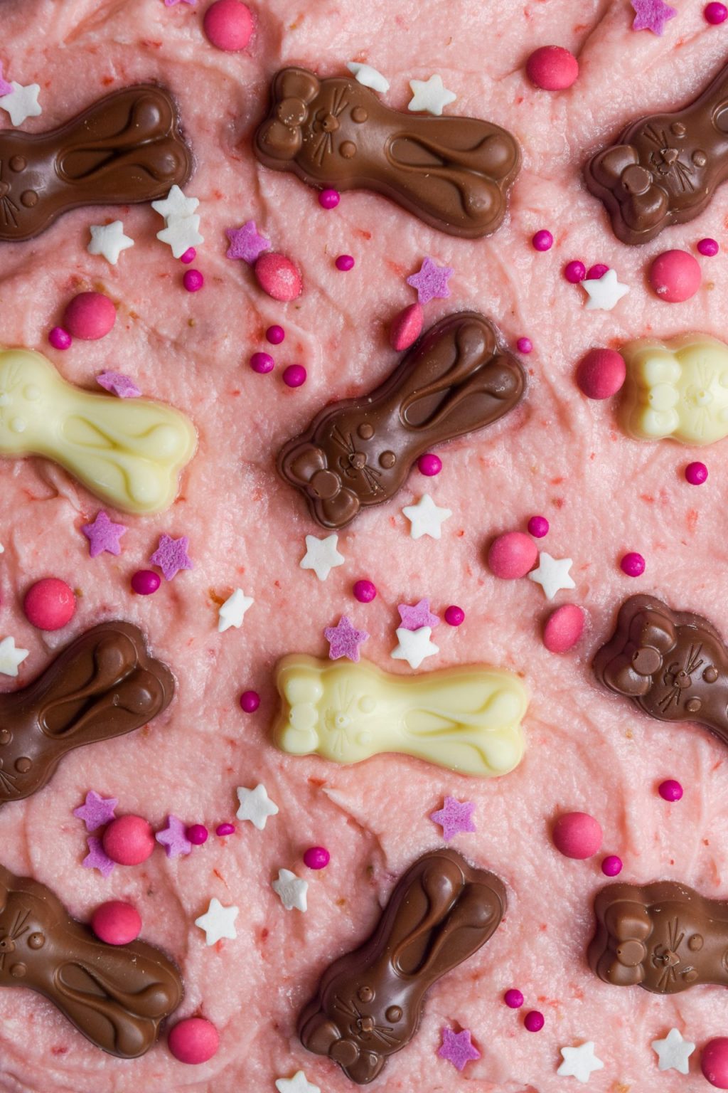 Neapolitan Vanilla Bean & Fresh Strawberry Easter Bunny Snacking Cake ...