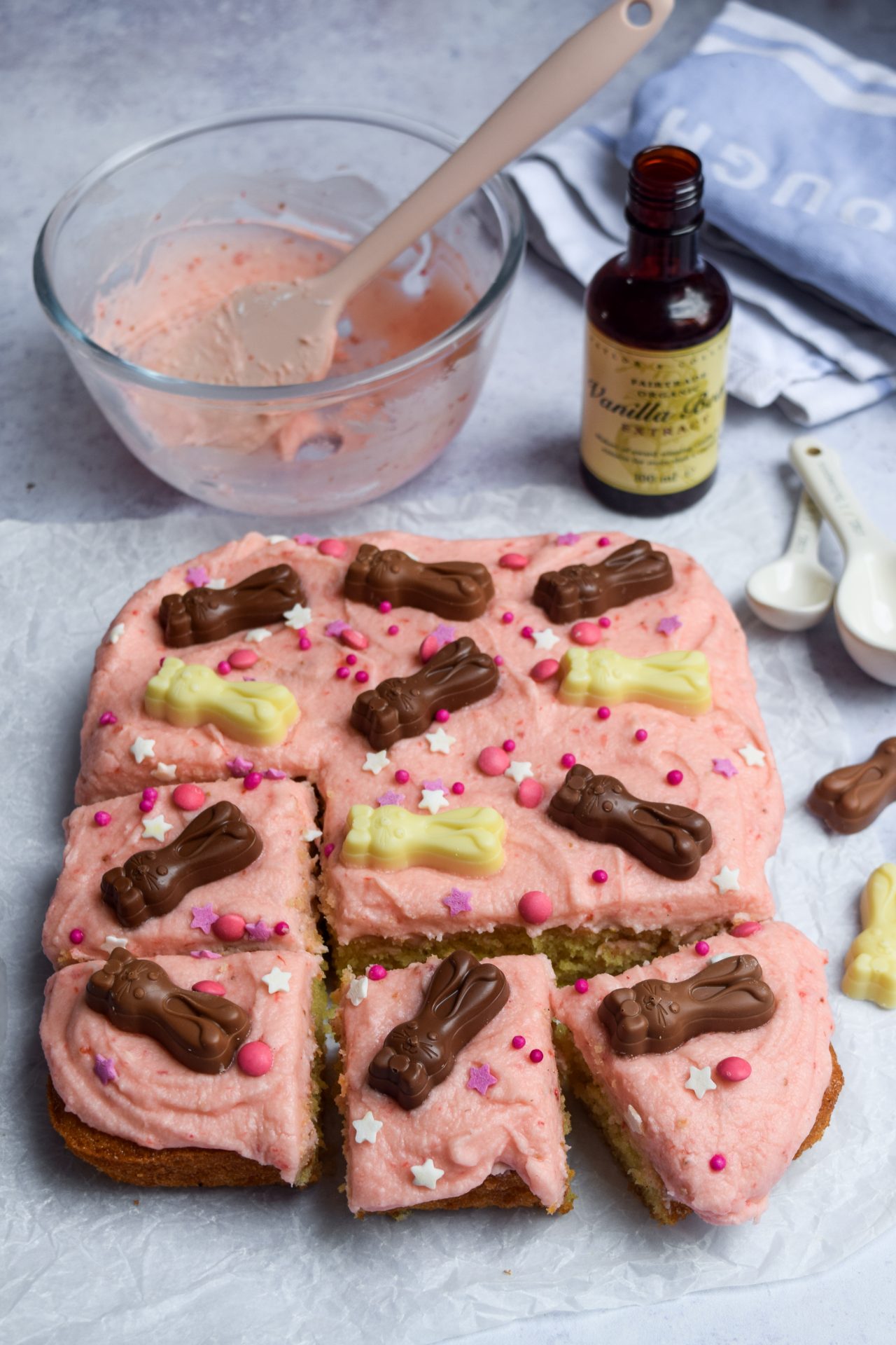 Neapolitan Vanilla Bean & Fresh Strawberry Easter Bunny Snacking Cake ...