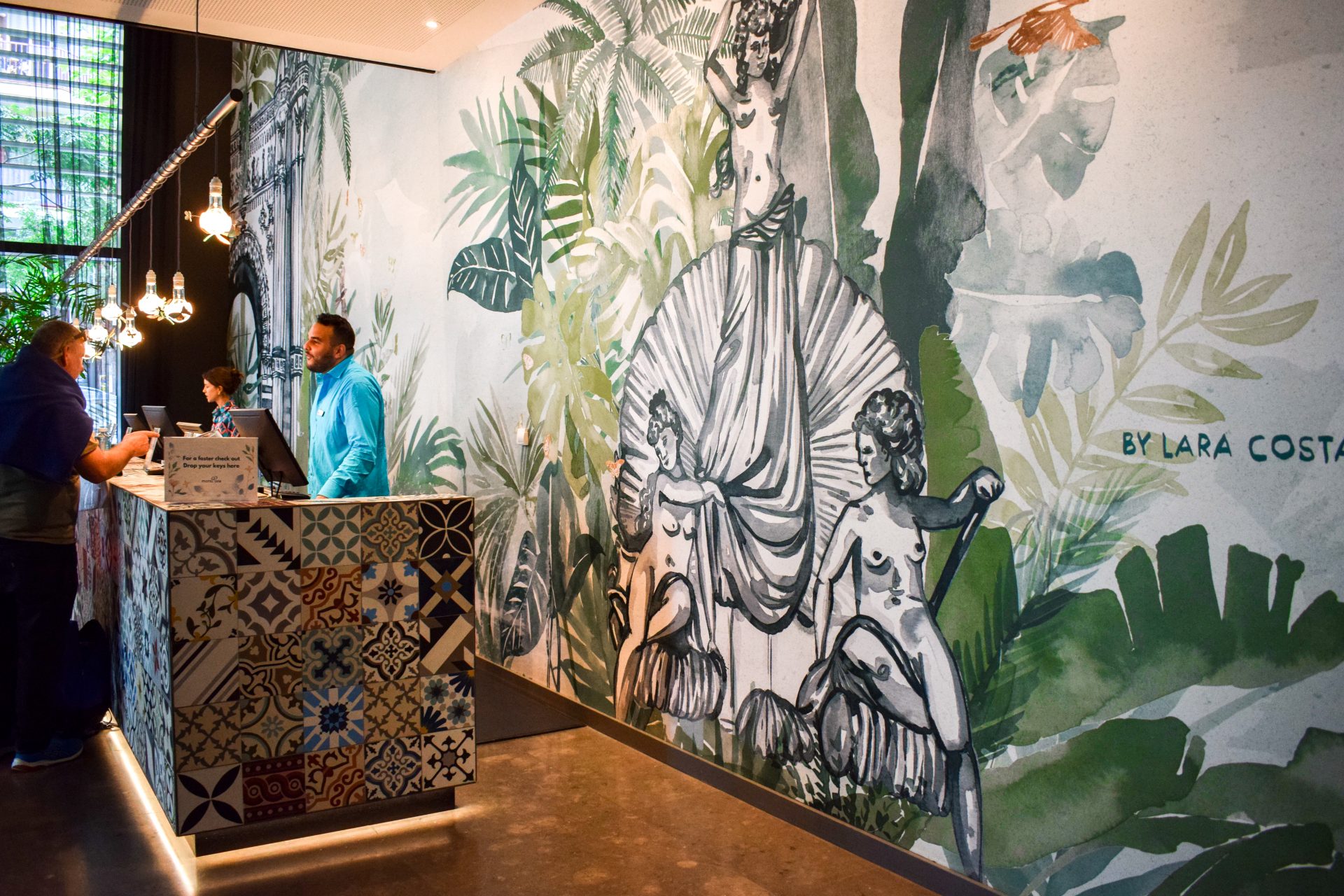 Places To Stay in Barcelona: Motel One | Rachel Phipps